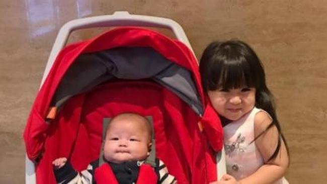 Selebgram Cilik Moonella Belajar Berempati dari sang Adik