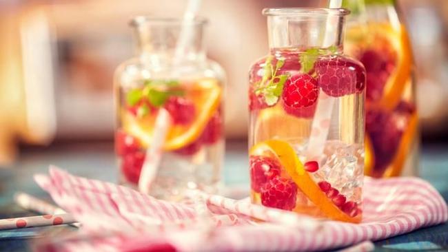 7 Resep Infused Water untuk Detox Alami di Pagi Hari, Enak & Mudah Dibuat