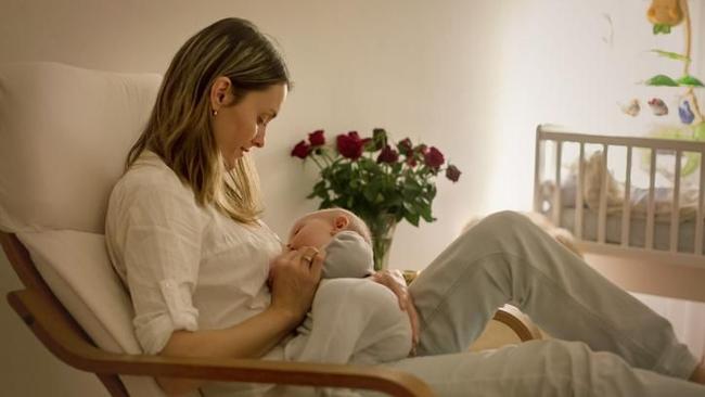 5 Kondisi yang Membuat Ibu Sakit Dilarang Menyusui