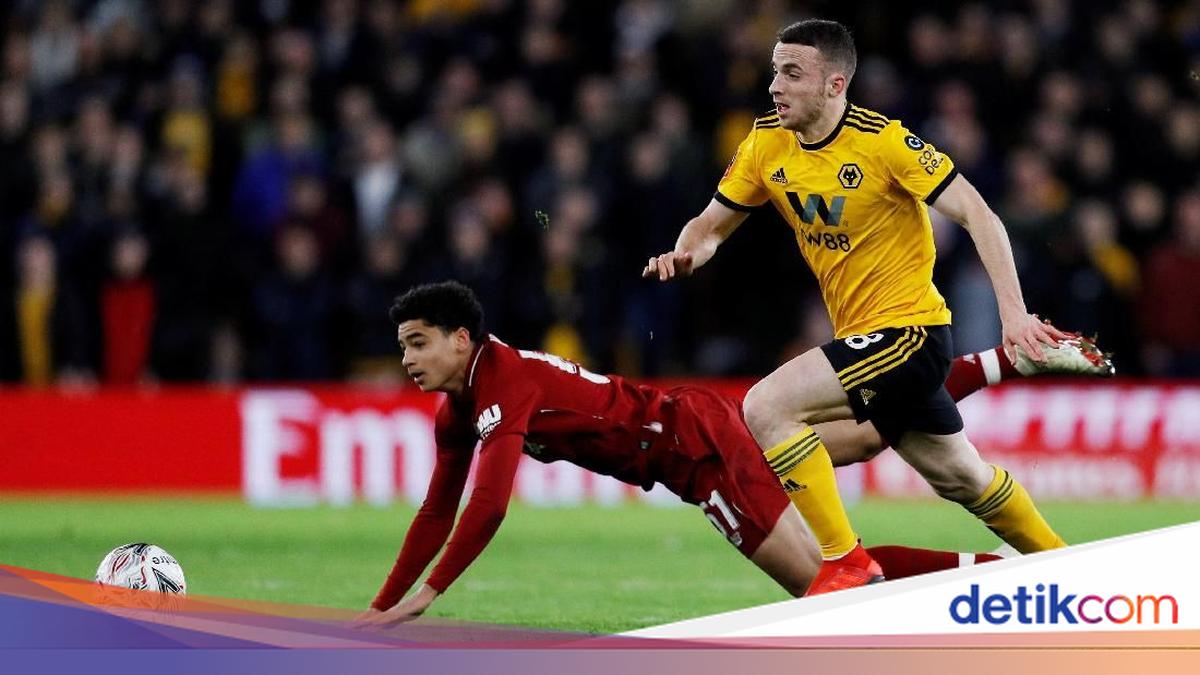 Ditaklukkan Wolverhampton, Liverpool Juga Dihajar Meme