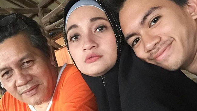 8 Momen Kebersamaan Keluarga Gusti Randa yang Jarang Terekspos - Foto 1