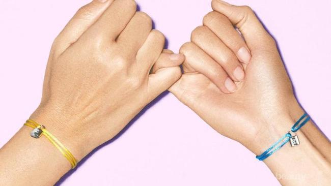 Louis Vuitton Merilis Gelang Amal Hasil Kolaborasi dengan UNICEF