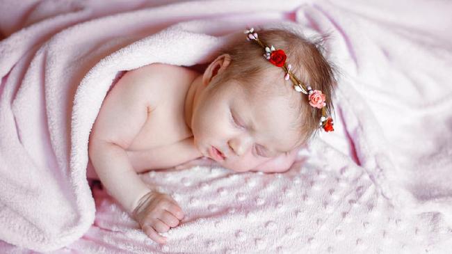 Arti Nama Kamila dan 30 Inspirasi Rangkaian Nama Bayi Perempuan