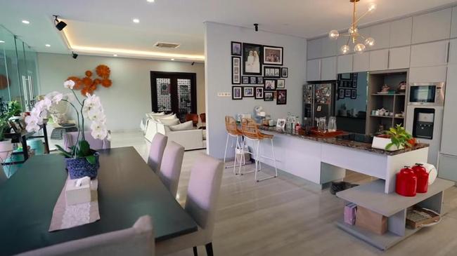 7 Potret Indahnya Rumah Rossa, Adem Bak Villa Mewah di Tengah Kota - Foto 1