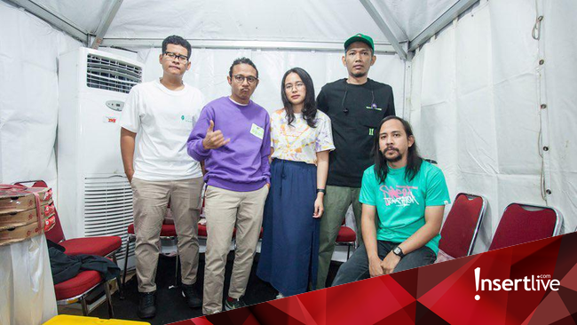 Lirik Lagu Timur - The Adams