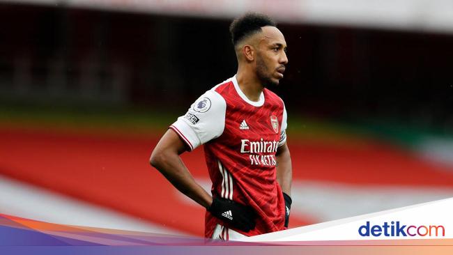 Meriam Arsenal Lagi Mejan