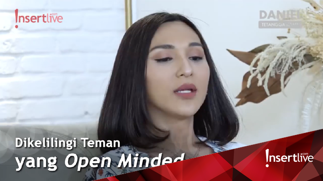 Dena Rachman Ceritakan Pertama Kali Merasa Berbeda