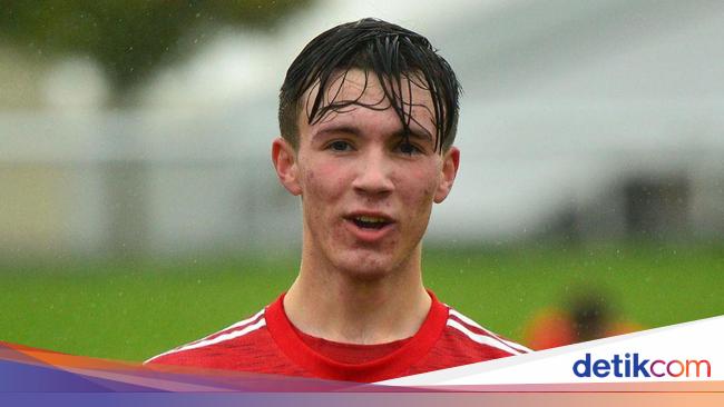 Mengenal Charlie McNeill, Striker Muda MU yang Bikin 600 Gol