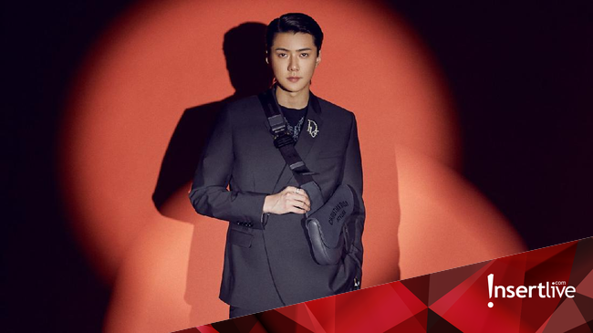 Sehun EXO Disebut Mirip Pejabat saat Pulang ke Korea Pakai Baju Batik