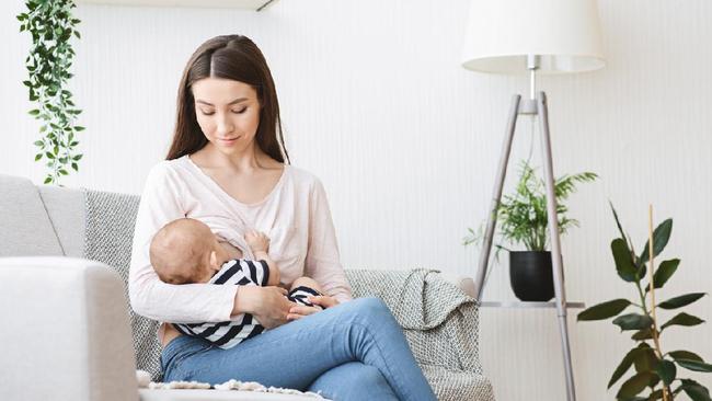 4 Tanda Bayi Kenyang ASI yang Jarang Disadari, Salah Satunya Bahagia Bun