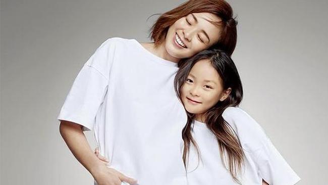 Tumbuh Besar, Choo Sarang Resmi Debut Model untuk Merek Fashion GAP Jepang
