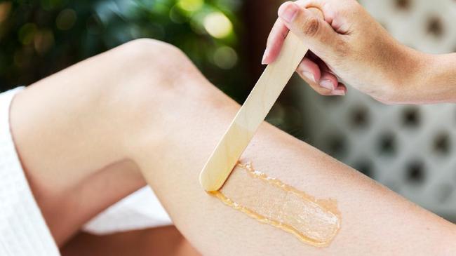 Sama-sama Hilangkan Bulu, Ini Perbedaan Waxing dan Sugaring