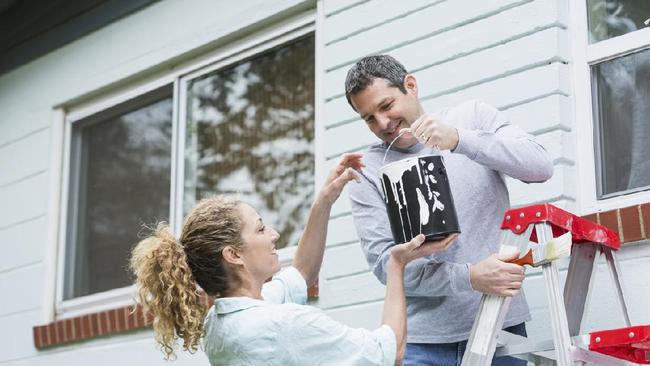 Panduan Mengecat Dinding Luar Rumah Minimalis, Ada Tahapannya Biar Awet Bun