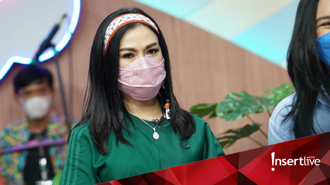 Heboh Iis Dahlia Tampil tanpa Make Up