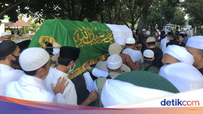 11 Tata Cara Memandikan Jenazah Laki-Laki dan Perempuan