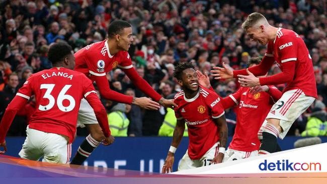 Fred Bantah Ada Perpecahan di Ruang Ganti MU Fred Bantah Ada Perpecahan di Ruang Ganti MU