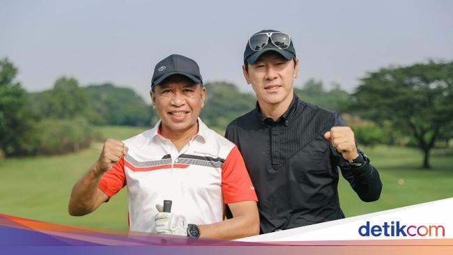 Ketika Menpora Amali Golf Bareng Shin Tae-yong Ketika Menpora Amali Golf Bareng Shin Tae-yong