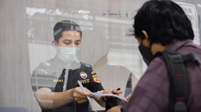 Viral Beli Sepatu Rp10 Juta Kena Pajak Rp31 Juta, Kata Bea Cukai Ini yang Bikin Mahal