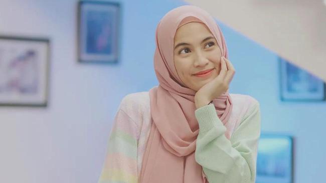 4 Inspirasi Gaya Hijab ala Alyssa Soebandono yang Cocok untuk Acara Bukber