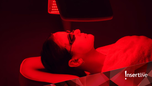 Mengenal Terapi Sinar Merah yang Diklaim Bisa Redakan Kerutan