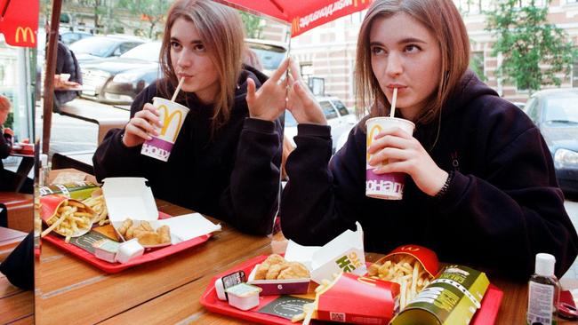 Alasan Kenapa McDonalds dan KFC Pakai Warna Merah Pada Desain Restorannya