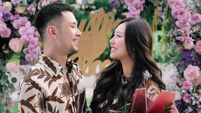 Pasangan Sultan Jess No Limit dan Sisca Kohl Lamaran, Berapa Jumlah ... Pasangan Sultan Jess No Limit dan Sisca Kohl Lamaran, Berapa Jumlah ...