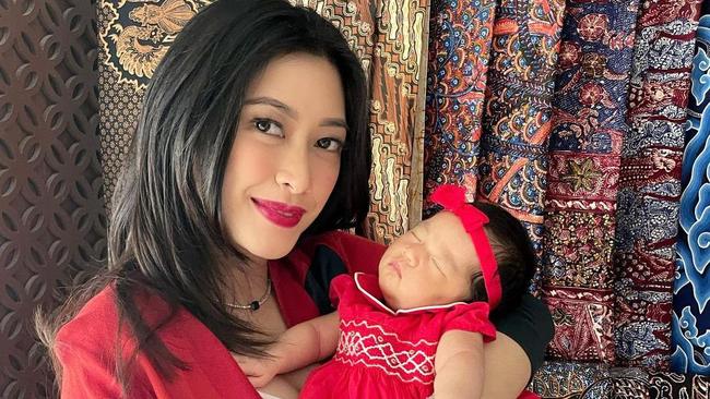 7 Potret Baby Alisha Anak Keempat Aliya Rajasa, OOTD Cantik di Usia 1 ...