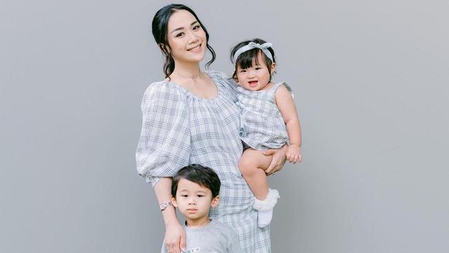 7 Potret Terbaru Puput Istri Ahok yang Makin Langsing dan Bikin ...