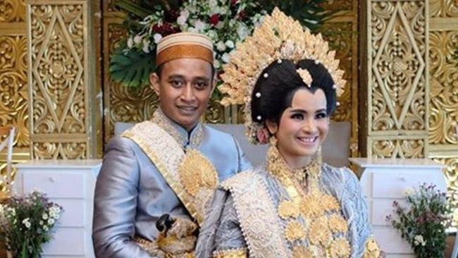 Dikenal 'Adat Mahal', 6 Daftar Seleb Indonesia Ini Menikah dengan Pakai Adat Bugis!