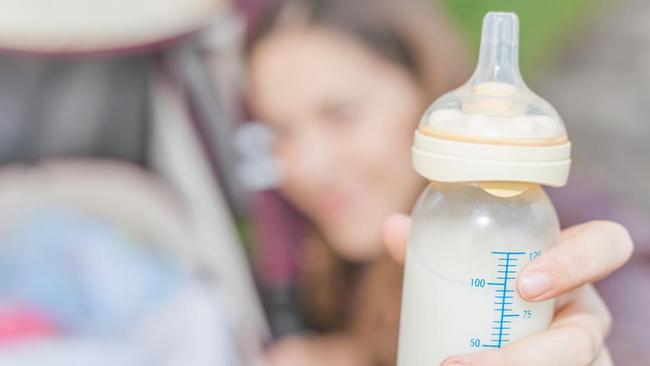 10 Tips Memilih Botol Susu Bayi Terbaik untuk Si Kecil