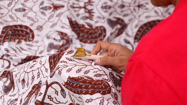 Menyambut Hari Batik Nasional, Kenali Makna Corak Batik Populer di ...