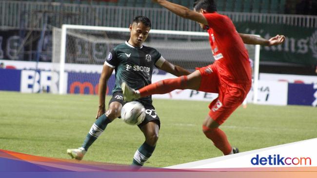 Dimas Drajad Targetkan Dua Digit Gol di Liga 1 Musim Depan