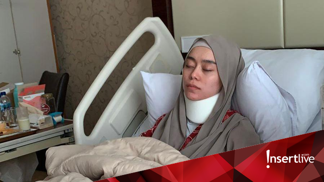Kondisi Lesti Kejora Terbaring Pakai Gips Penyangga Leher di Rumah Sakit