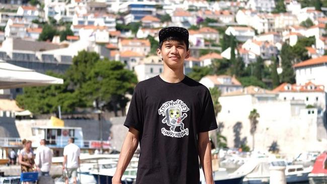 7 Potret Tampan Anak Laki-laki Duta Sheila on 7 yang Jadi Atlet Bulu ...