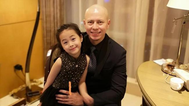 7 Potret Momen Manis Pierre Roland dan Sang Putri yang Mengidap ...