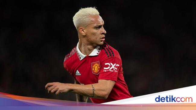 Foto: Aksi Antony yang Dicap Badut oleh Legenda MU
