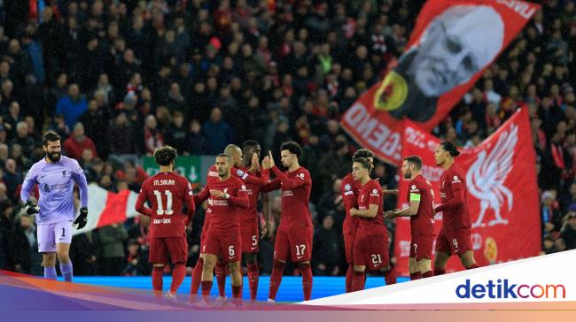 Liverpool Diprediksi Rebutan Posisi Empat dengan Chelsea & MU