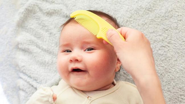 Tips Menumbuhkan Rambut Bayi Secara Alami Setelah 40 Hari