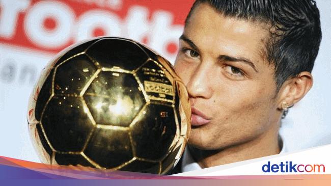 Resmi Hengkang, Lihat Lagi Masa-masa Indah Cristiano Ronaldo di MU
