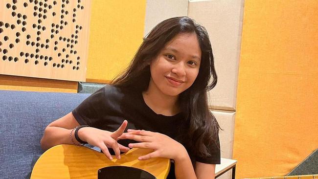 7 Potret Shakiena Azalea, Adik Kiesha Alvaro yang Sudah Remaja - Foto 1