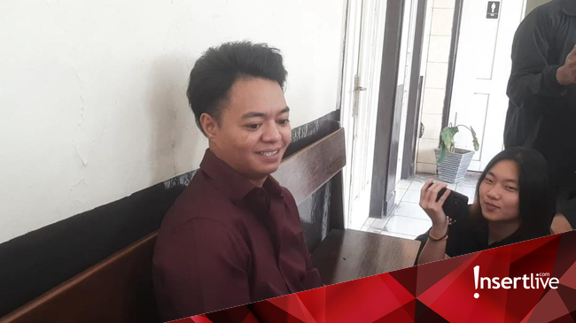 Reza Arab Bantah Pacaran dengan Rachel Florencia