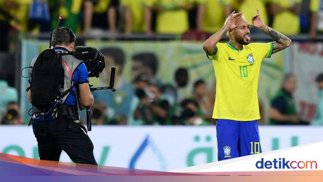 Bersandal Jepit, Neymar Rayakan Kemenangan Brasil Atas Korsel