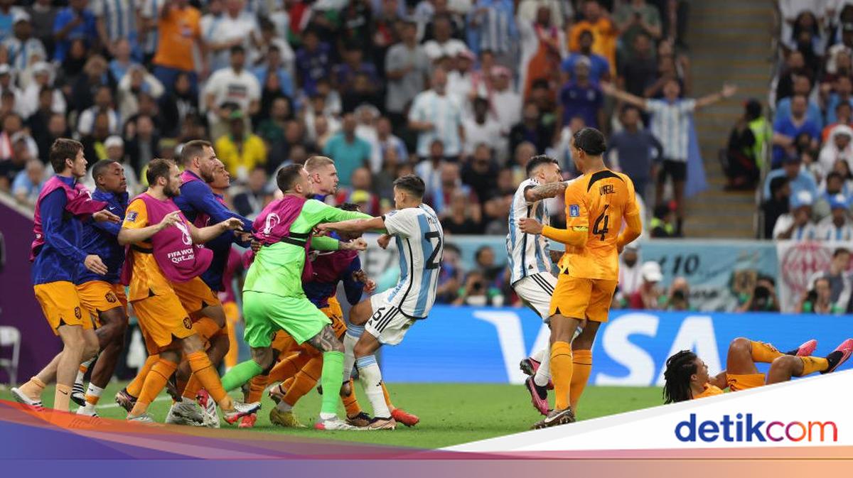 Bruukk!! Leandro Paredes Langsung Mental Ditubruk Virgil van Dijk