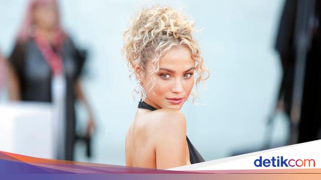 Foto: Pesona Model Top Pacar Baru Kylian Mbappe