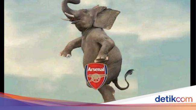 Meme Arsenal Libas MU: Nyaman di Pucuk, Nketiah kayak Henry!