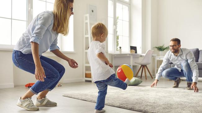 Perbedaan Motorik Kasar dan Halus Beserta Contoh Keterampilannya Tiap Usia