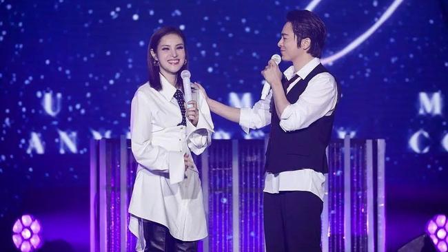 Jadi Tamu Spesial, Intip Momen Romantis Cho Jung Seok dan Gummy di Konser Debut Anniversary 20 ...