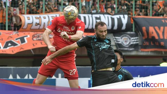 Macan Kemayoran Terkam Singo Edan 2-0