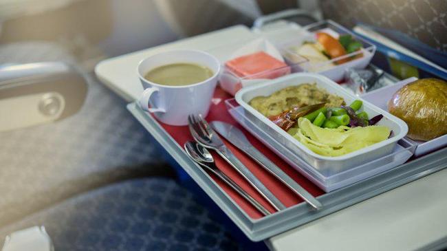 Viral di X Warganet Bahas 'Penumpang Minta Tambah Makanan Gratis di ...