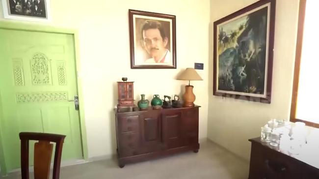 7 Potret Rumah Roy Marten yang seperti Suasana Desa, Luas Tanah 4000 M ...